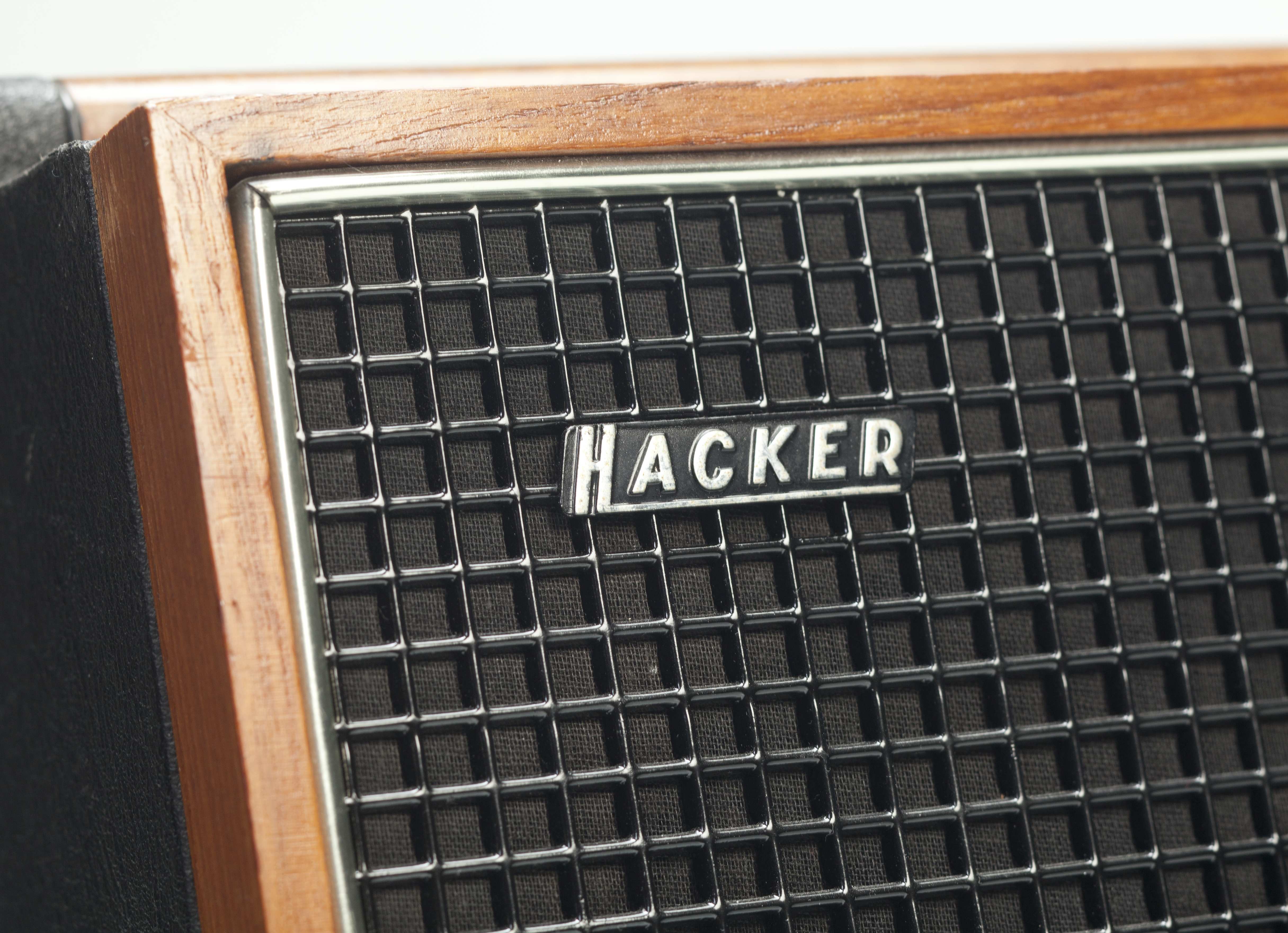 Hacker - Grenadier GP45 - Turntable