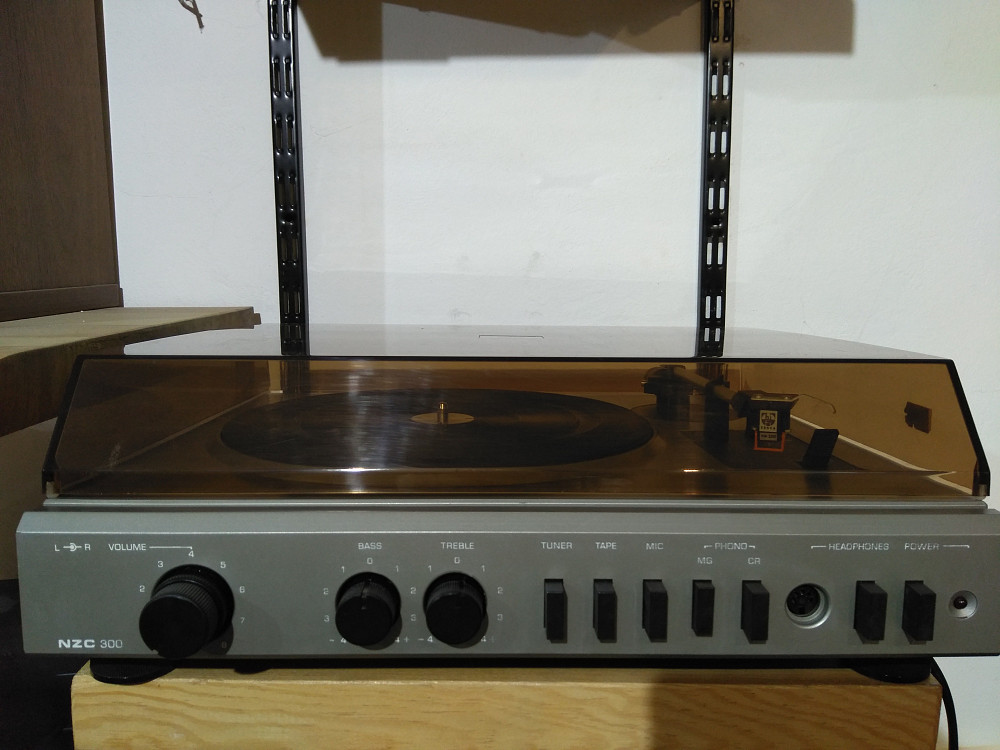 Tesla - NZC300 - gramofon